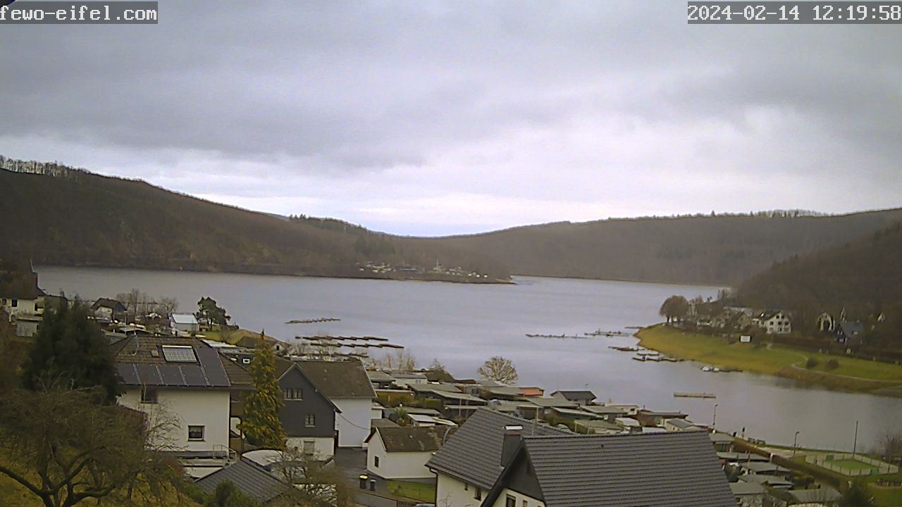 Woffelsbach: Blick vom Gästehaus Seeblick über den Rursee - Webcam Galore