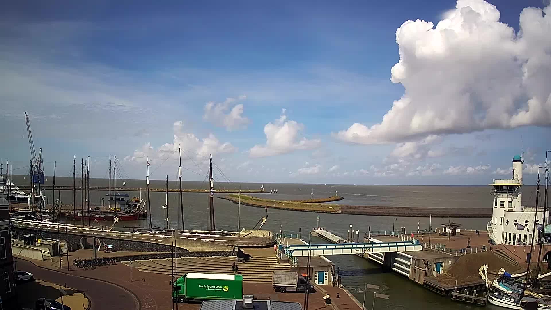 Webcam Harlingen: Port Entrance