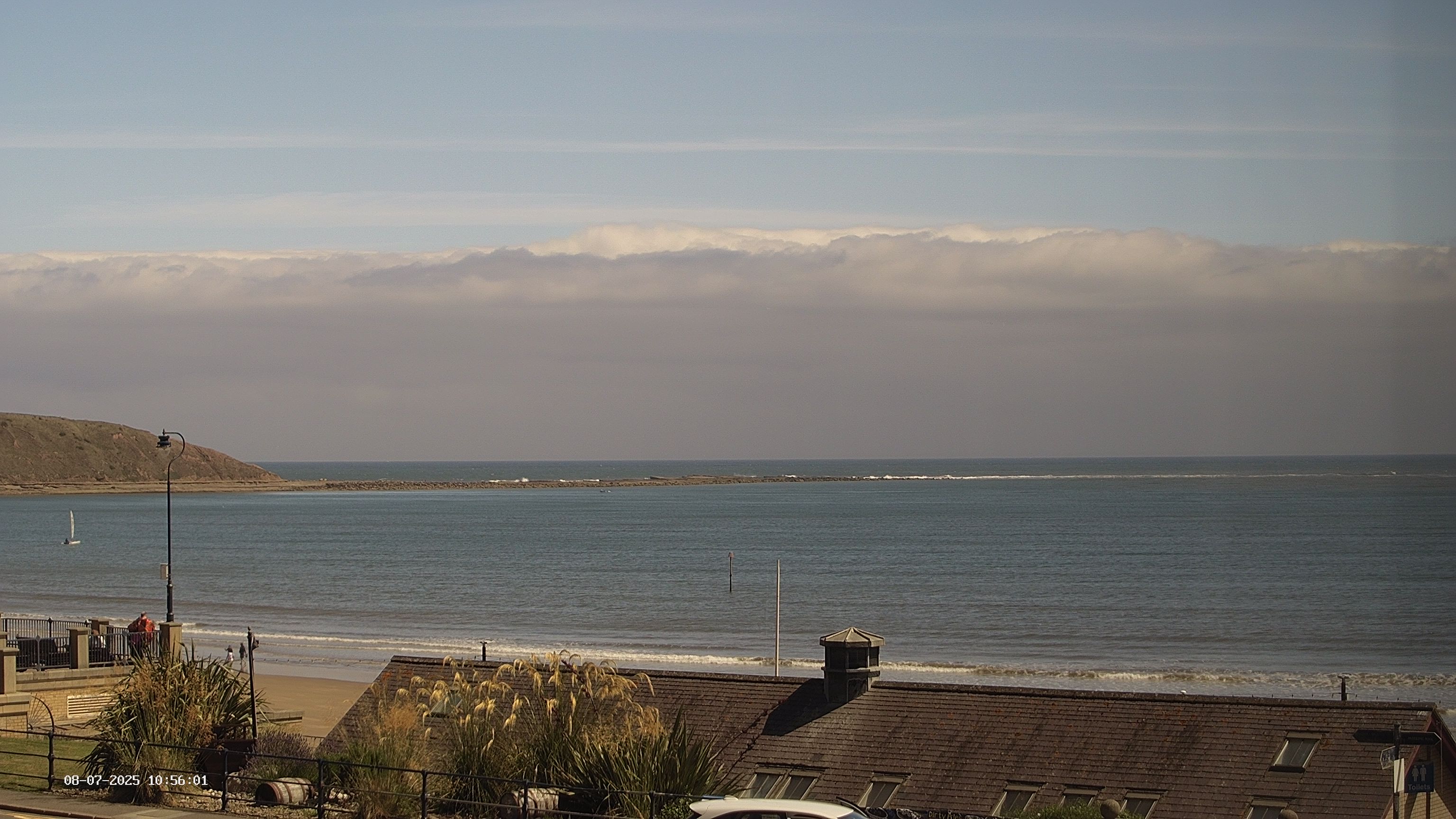 Webcam Filey: Filey Beach and Filey Brigg