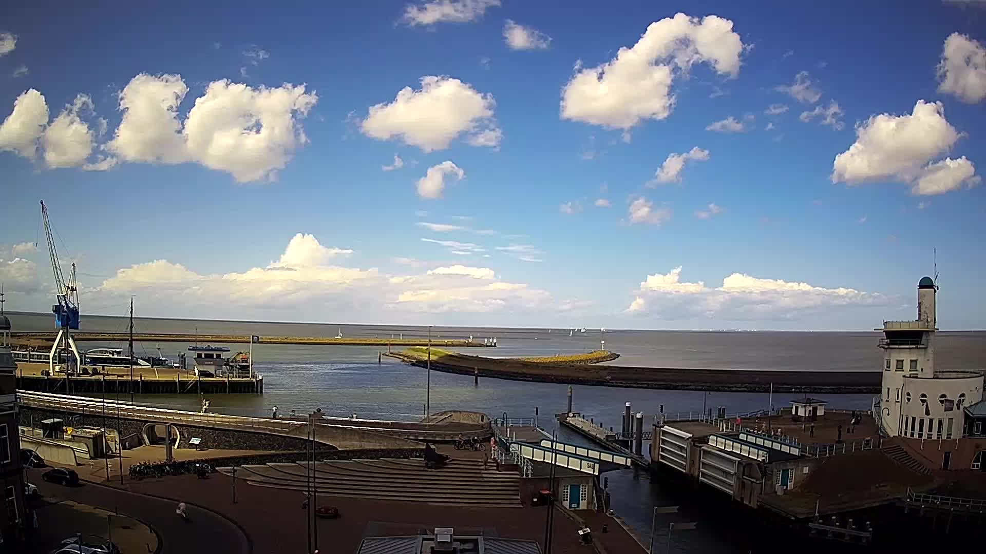 Webcam Harlingen: Port Entrance