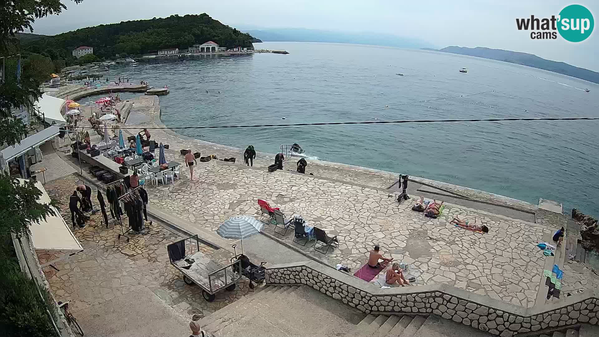 Webcam Selce: Livestream Selce Beach - Diving Center