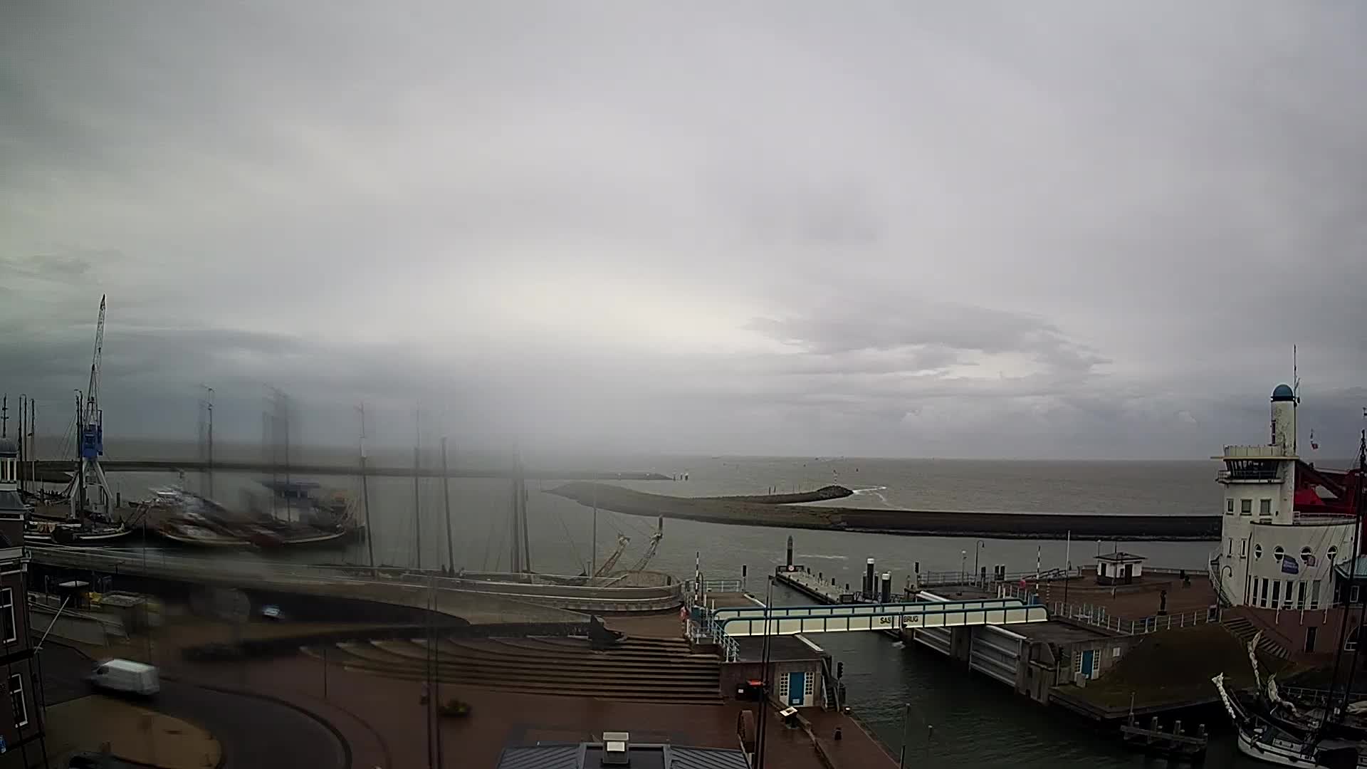 Webcam Harlingen: Port Entrance
