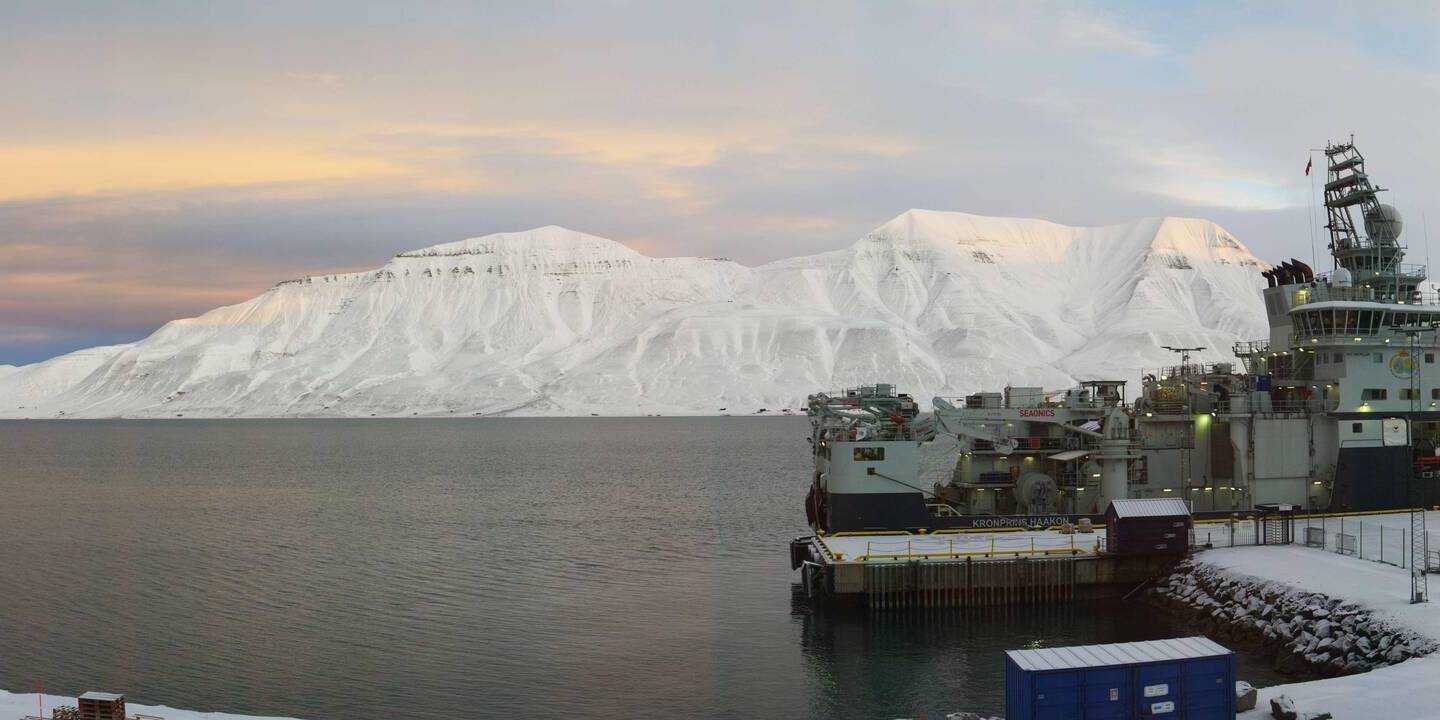 Webcam Longyearbyen (Spitsbergen): 360° Port of Longyearbyen