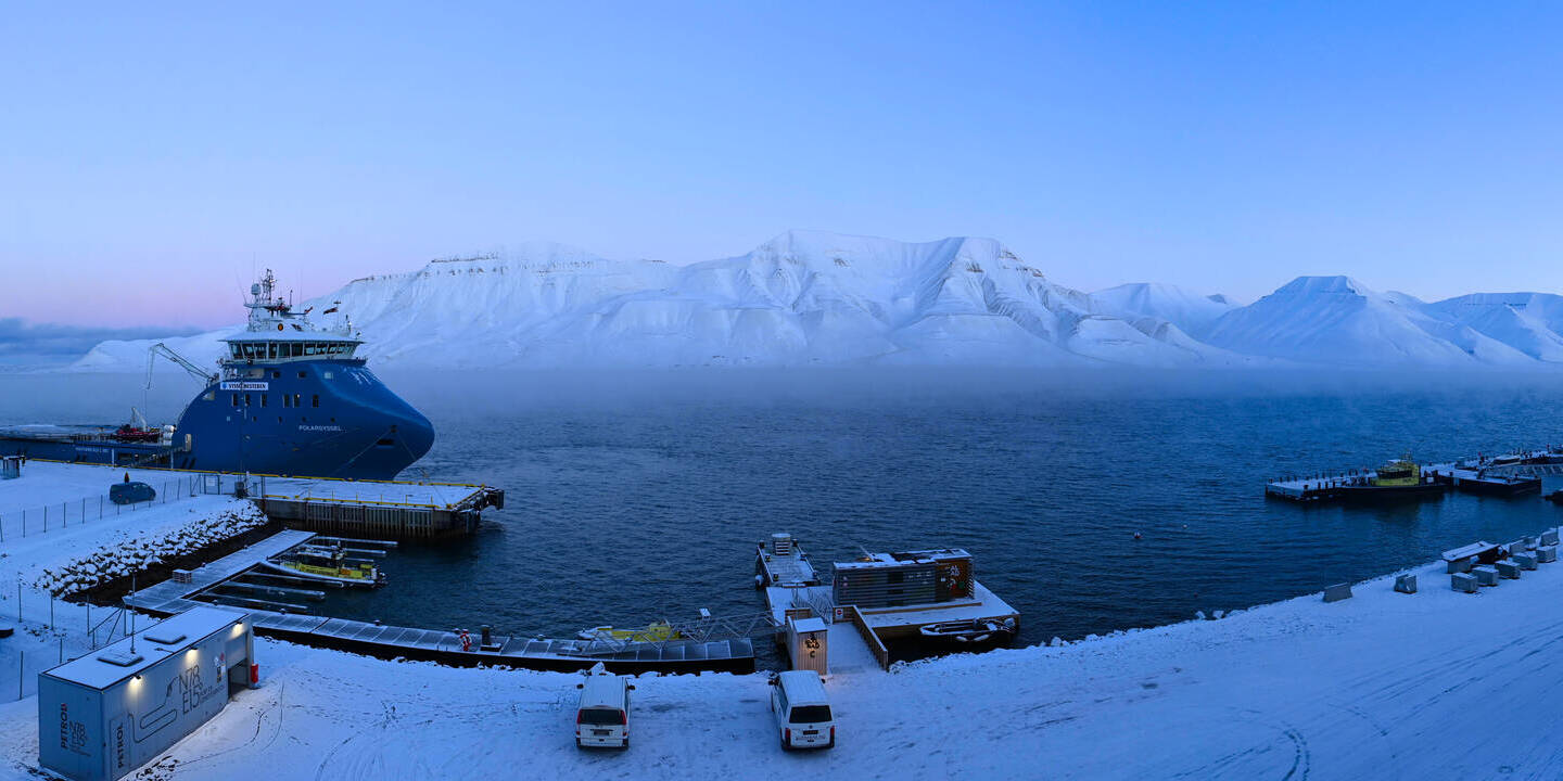 Webcam Longyearbyen (Spitsbergen): 360° Port of Longyearbyen